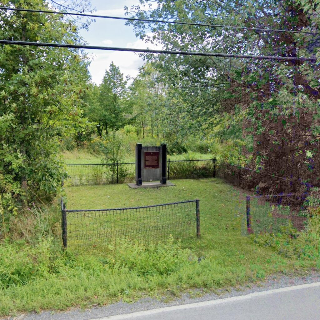 Les Cèdres | Quebec - 1000 Towns of Canada